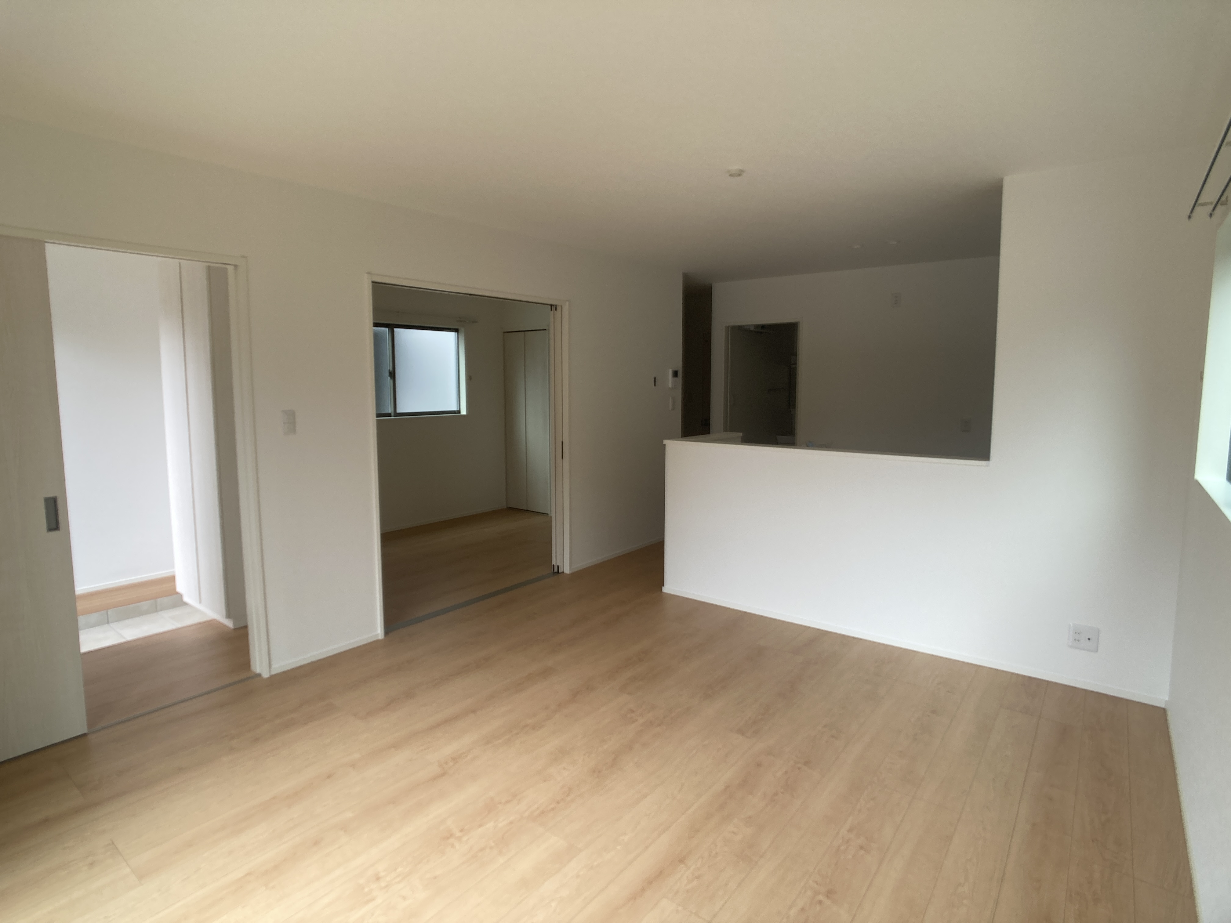 価格改定【太陽光発電システムプレゼント！】【完成しました！内覧可能♪】香美市土佐山田町建売⑥ 4LDK 楠目小学校エリア♪ - の土地・新築・中古・不動産のことなら＜いえとち本舗＞